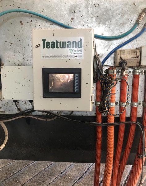 "Teatwand" Pnuematic Automated Teat Spraying Unit | Farm Tender