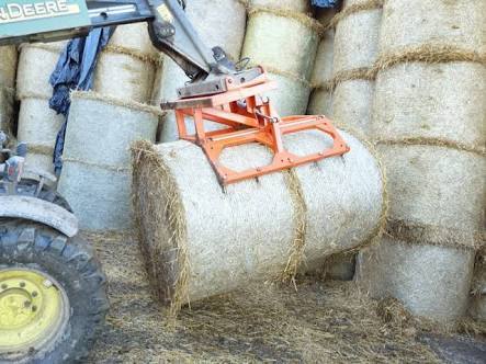 Clam shell bale grab, suits square and round bales | Farm Tender
