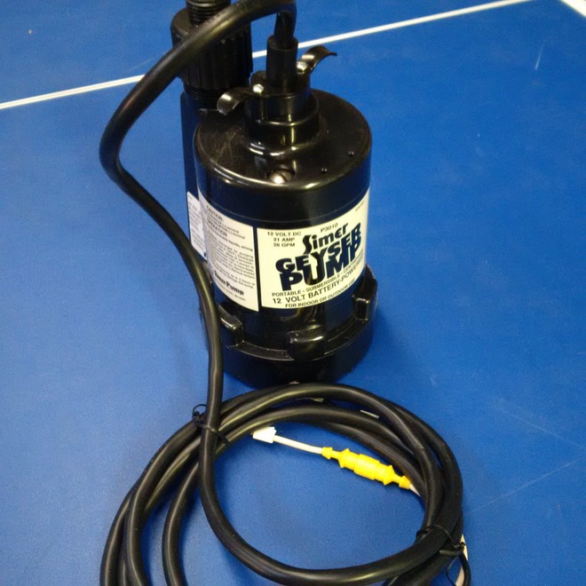 12 Volt Submersible Pumps | Farm Tender
