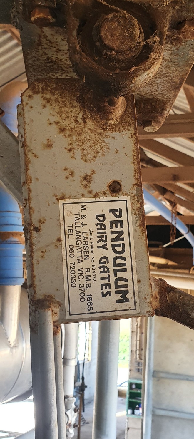 Pendulum Exit gates | Farm Tender