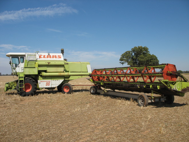 1984 CLAAS Dominator 96 Header with 25ft Open Front | Farm Tender